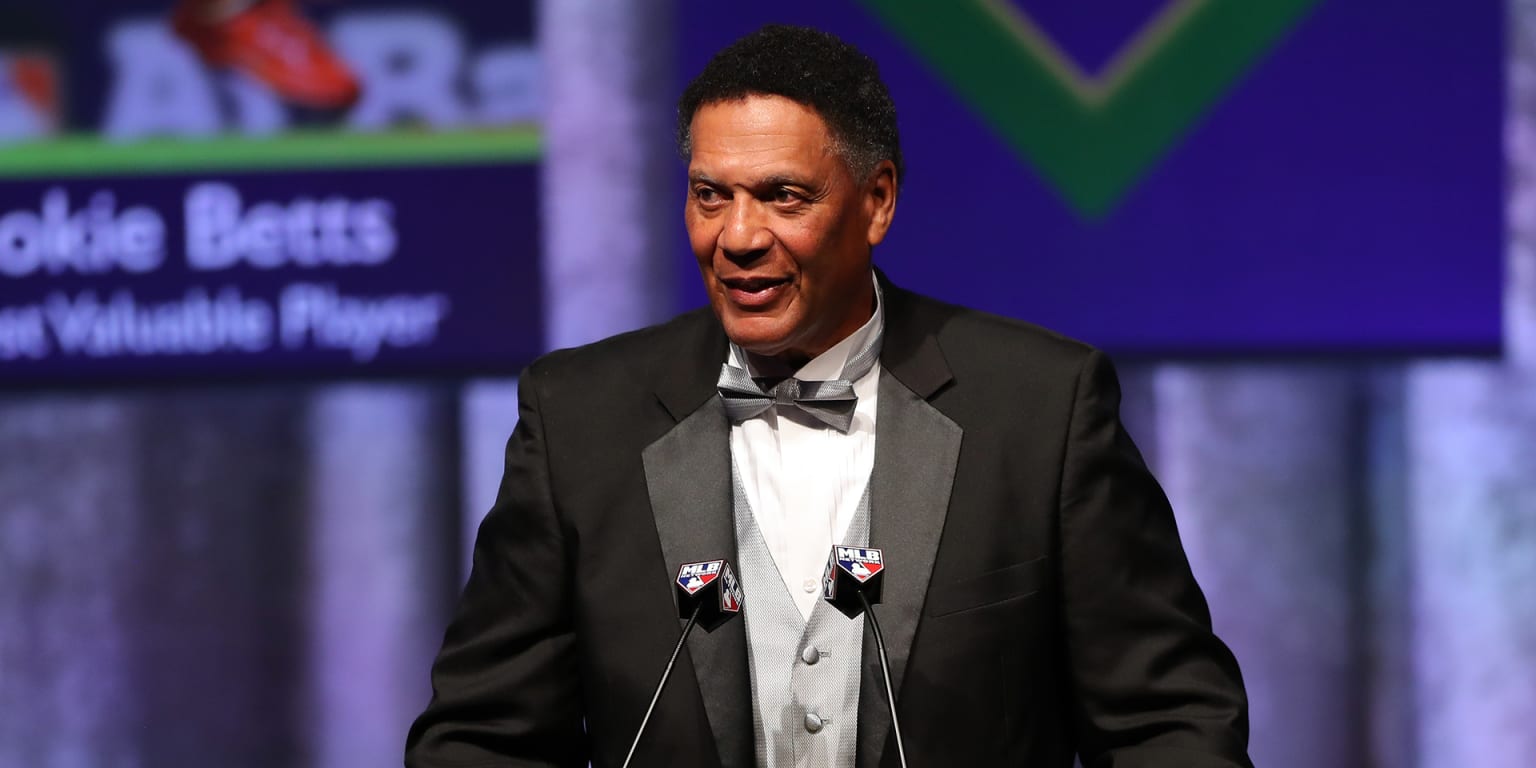 Ken Singleton announces retirement on YES broadcast