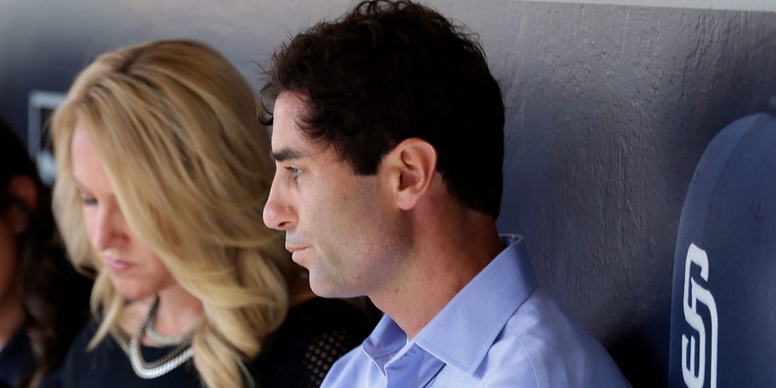 Padres' A.J. Preller active at 2014 Meetings