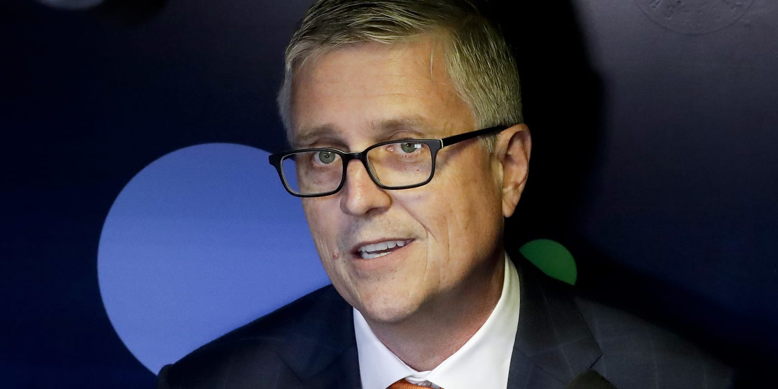 Jeff Luhnow previews Astros' offseason plans