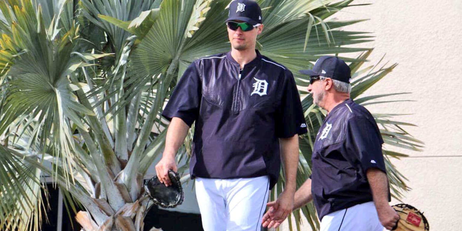 Tigers hire Don Kelly as instructor, scout