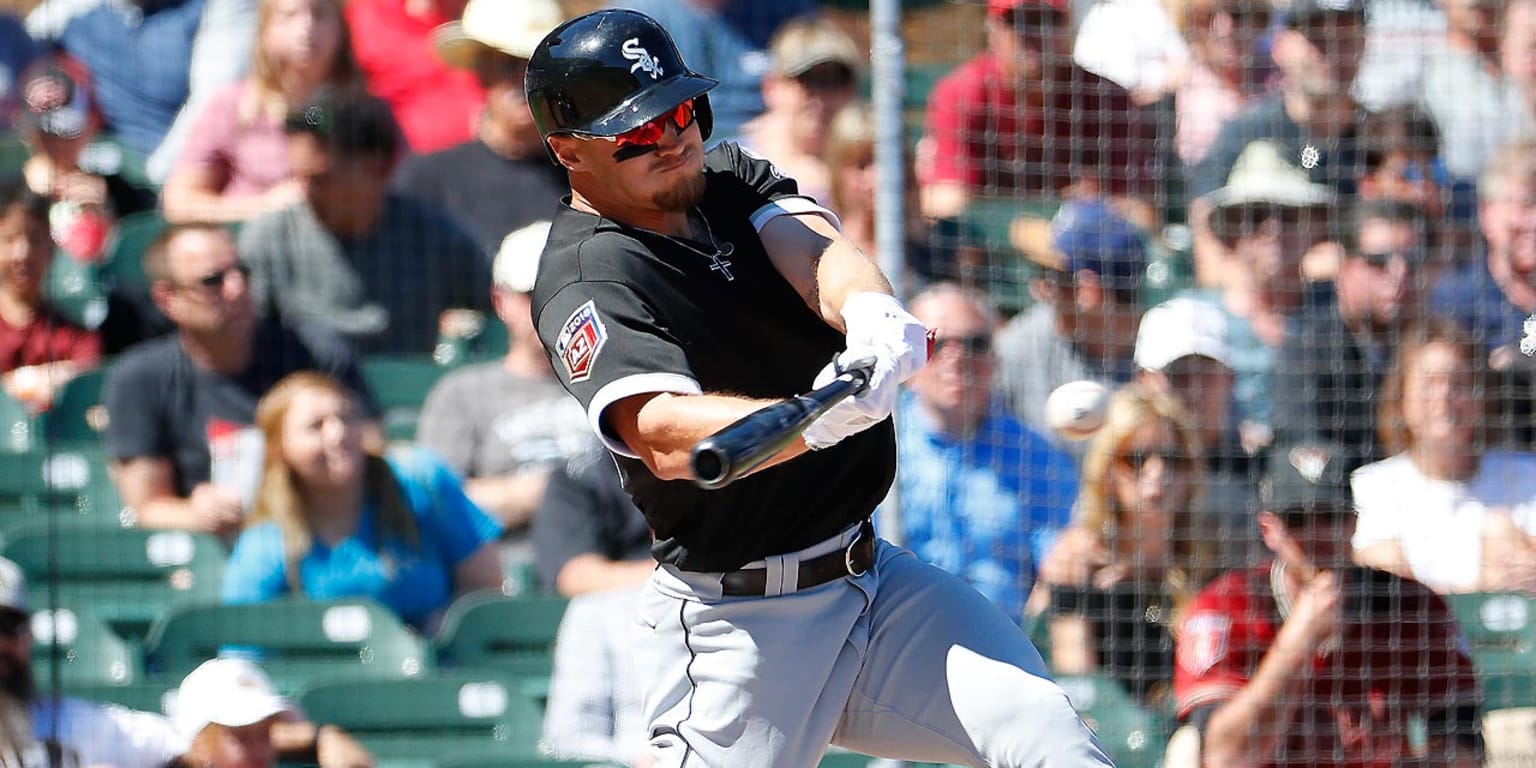 Adam Engel wins White Sox starting CF job
