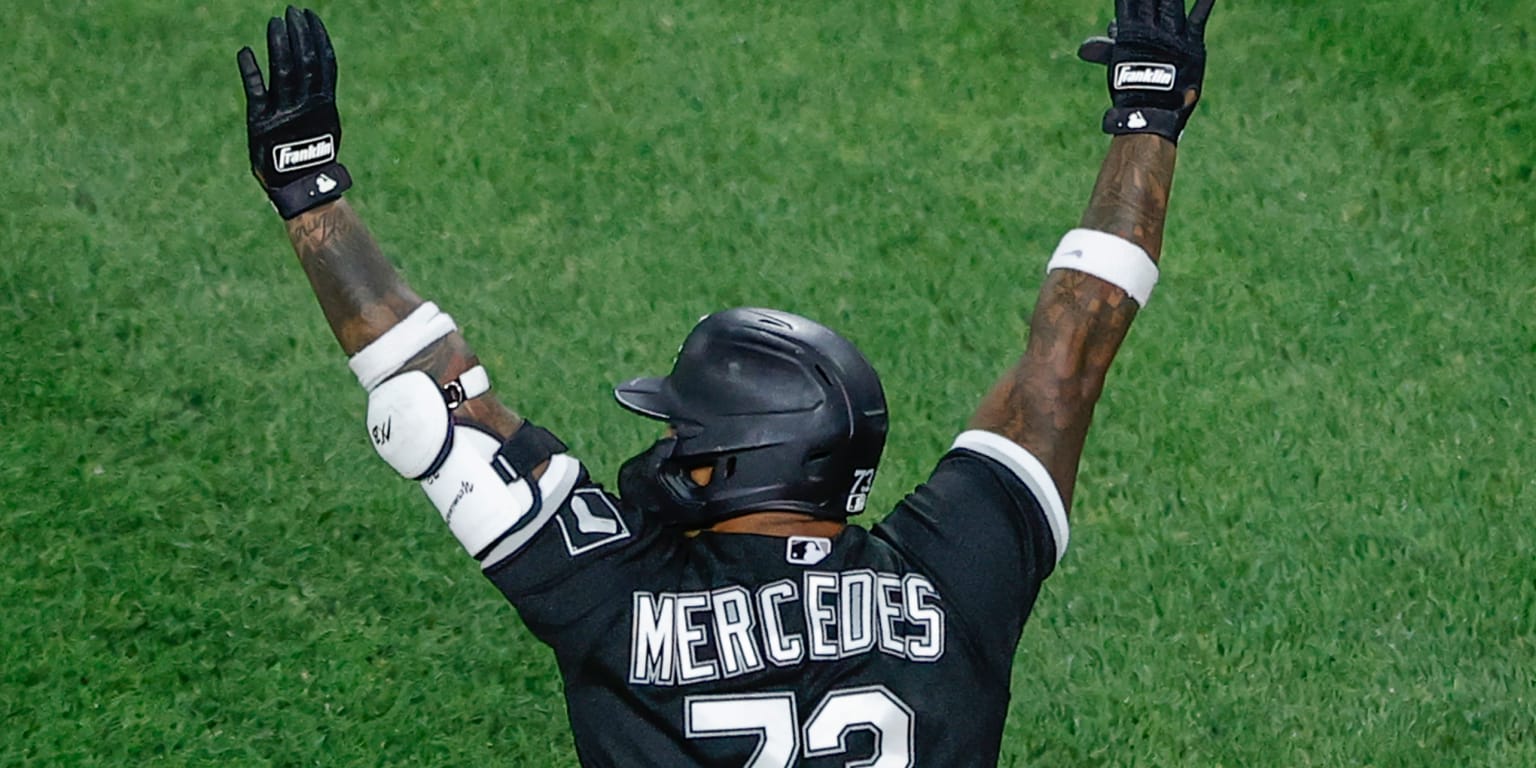 Yermín Mercedes hits walk-off single to top Tigers