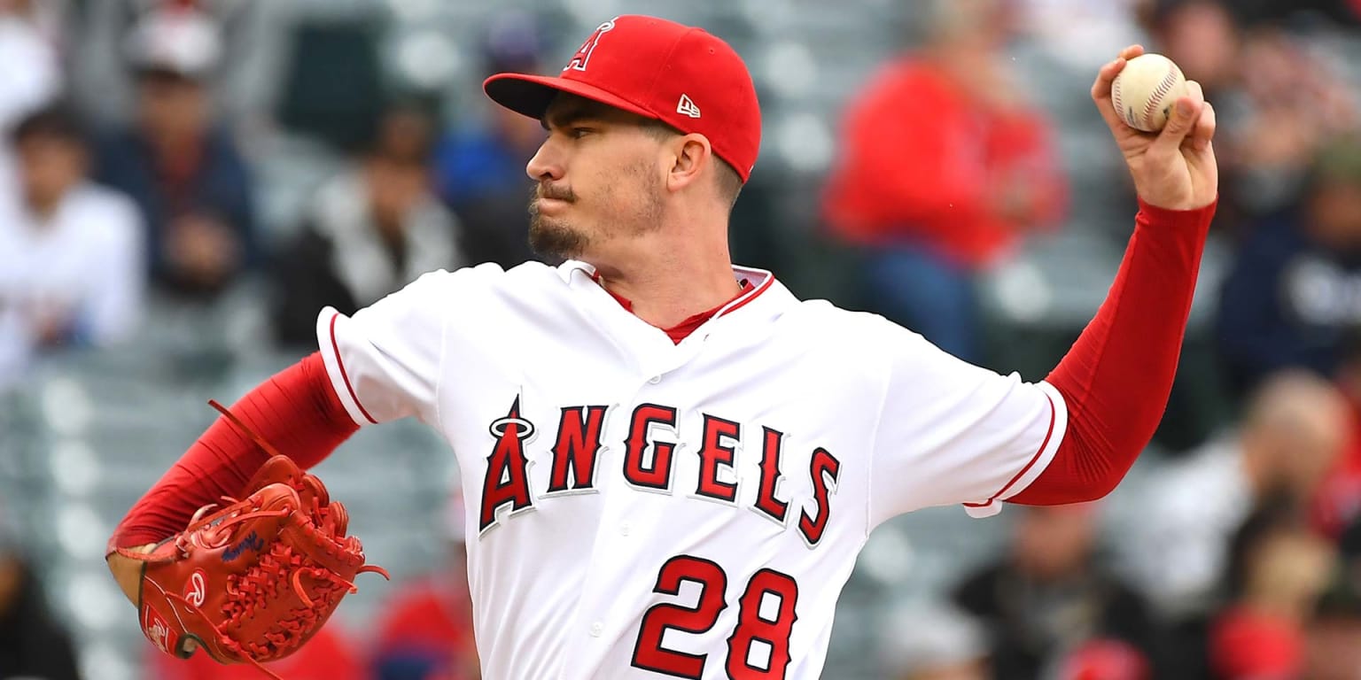 Angels score 6 runs in 7th to beat Rangers