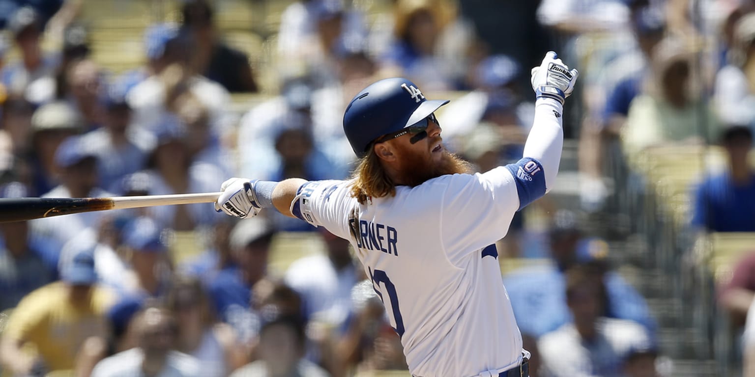 Justin Turner leads the NL in batting average