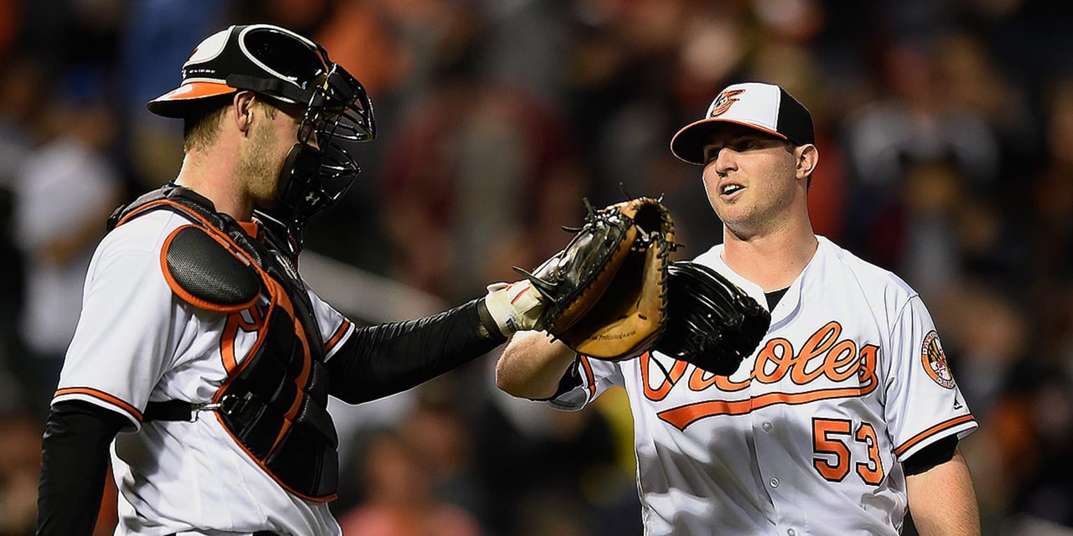 Zach Britton gets first 5-out save of year