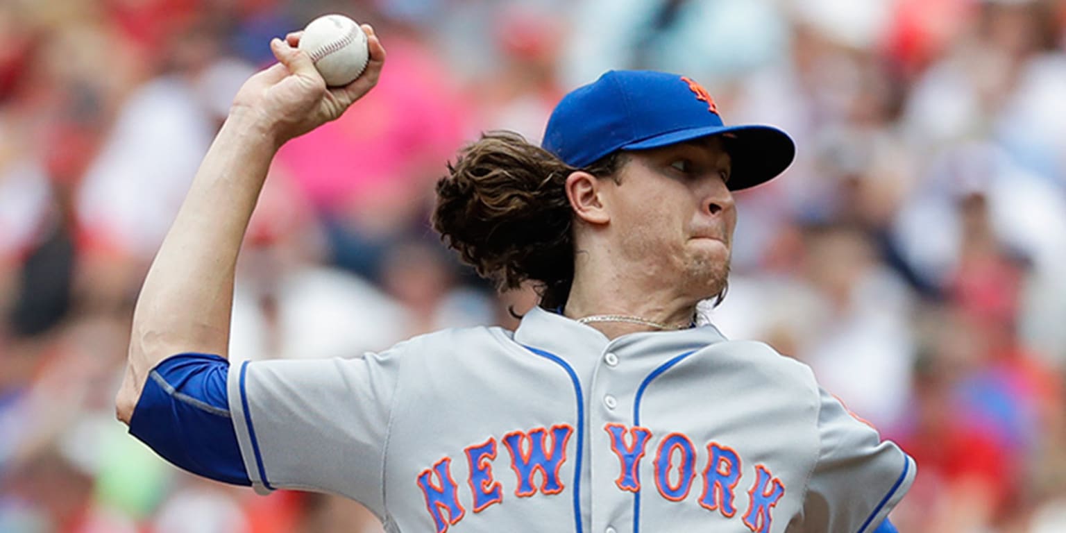 Jacob deGrom throws first career complete game