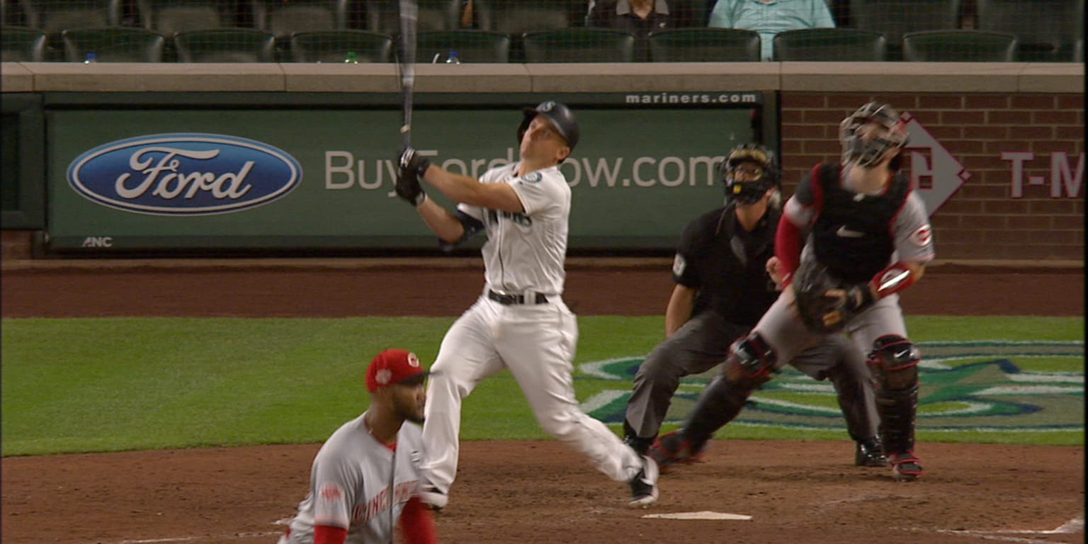 Lewis, Seager catapultan a Marineros sobre Rojos