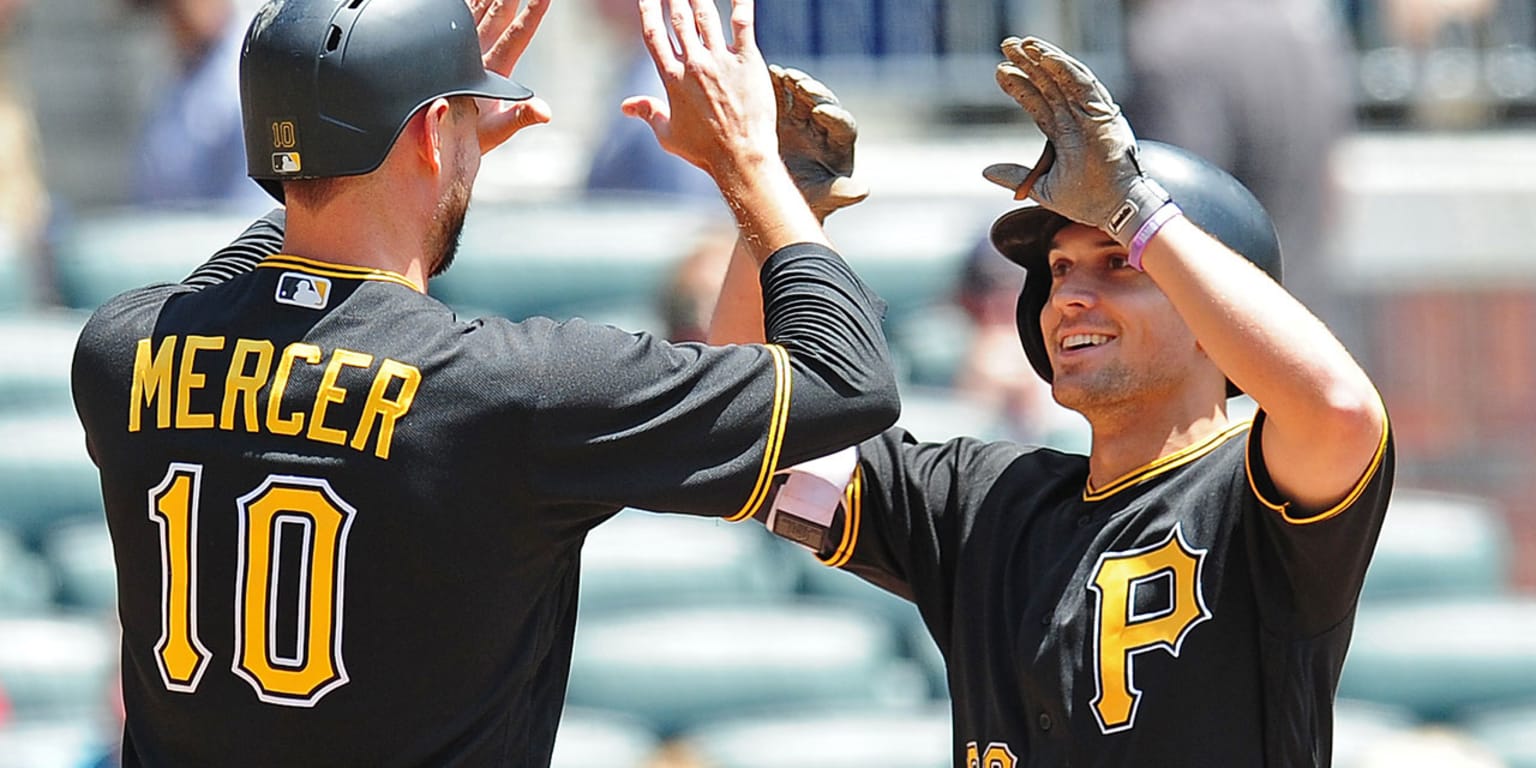 Pirates ride fast start to split in Atlanta