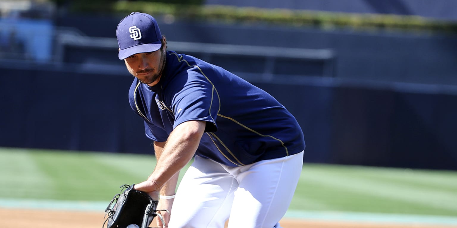 Brett Wallace to play third base for Solarte