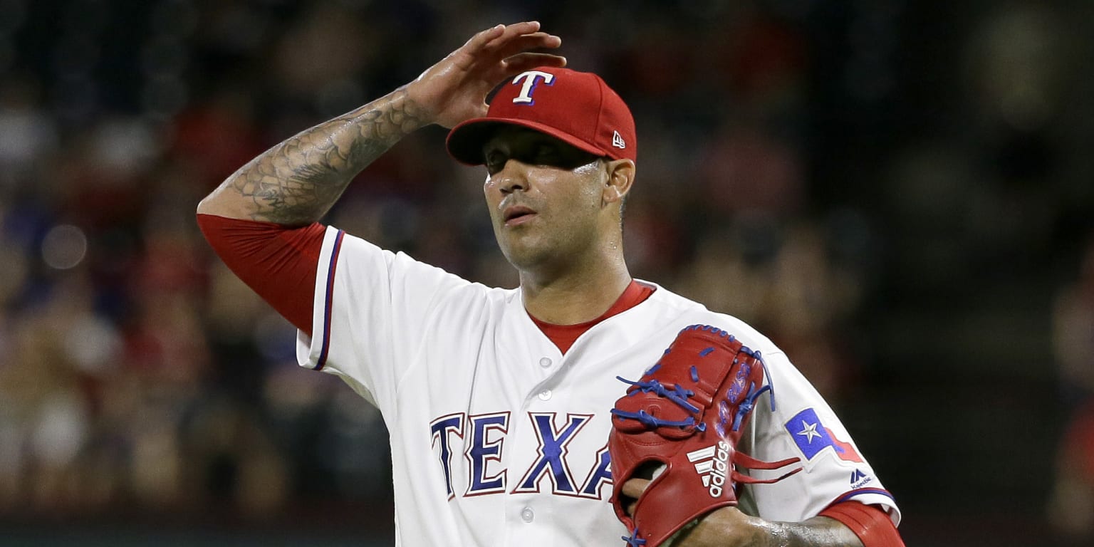 Rangers' Matt Bush blows third save of season