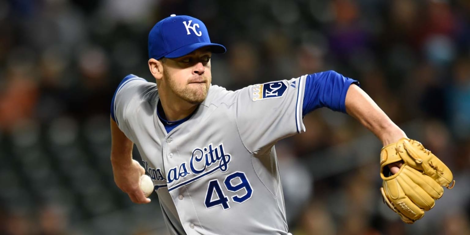 Dodgers reach deal with reliever Louis Coleman