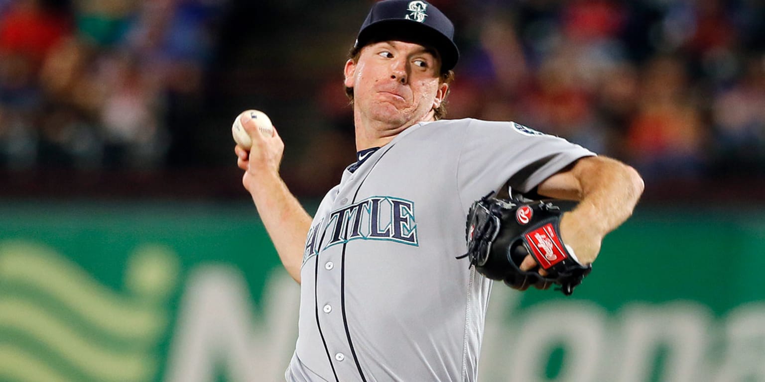 Andrew Moore to move to Mariners' rotation