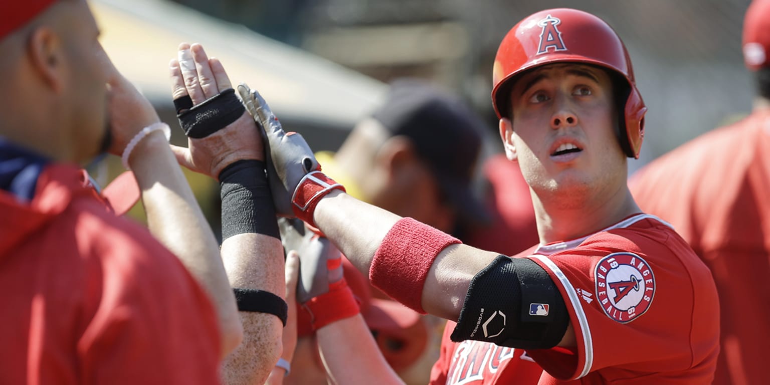 Angels' C.J. Cron has left thumb surgery