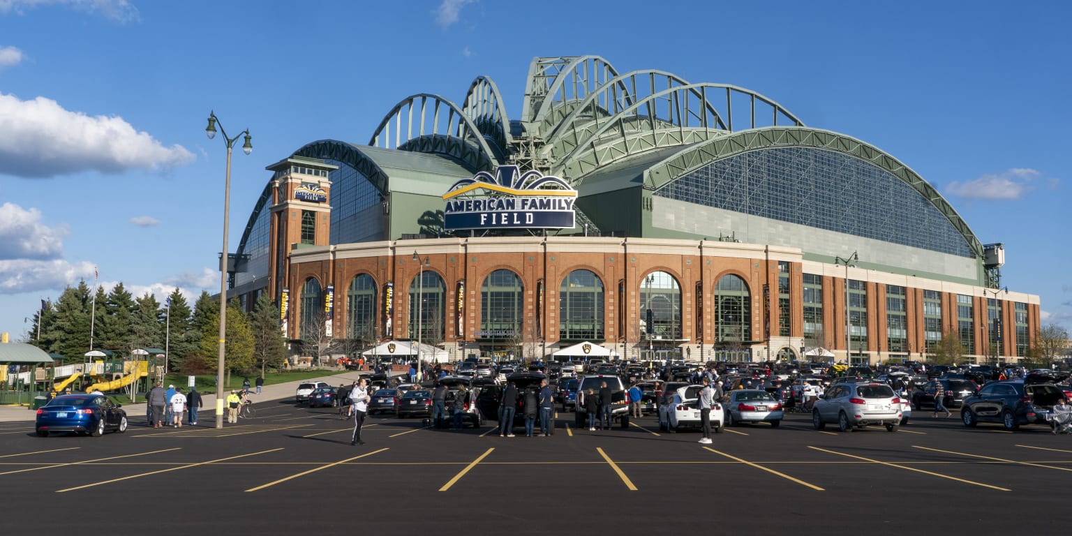 Brewers announce Re-Opening Day plans