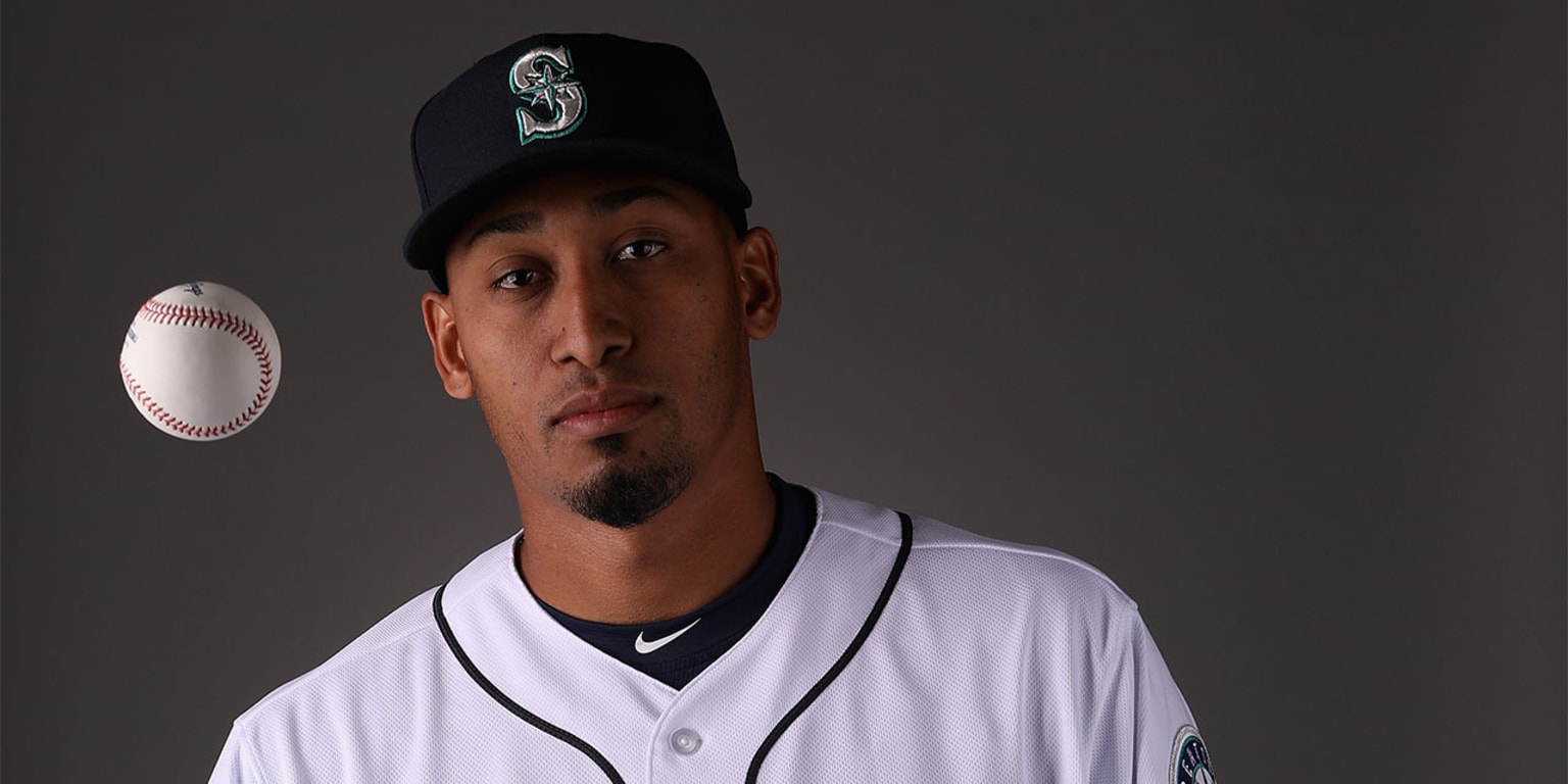Mariners' Edwin Diaz tosses immaculate inning