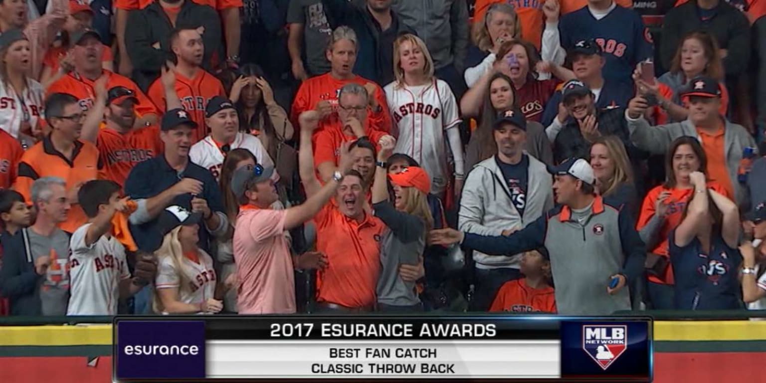 Let's recall the best fan catch of the 2017 MLB season | MLB.com