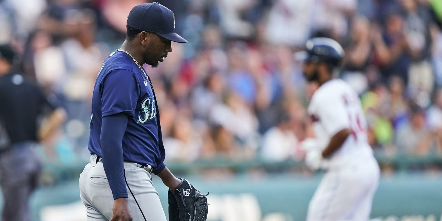 Justin Dunn struggles against Indians in opener