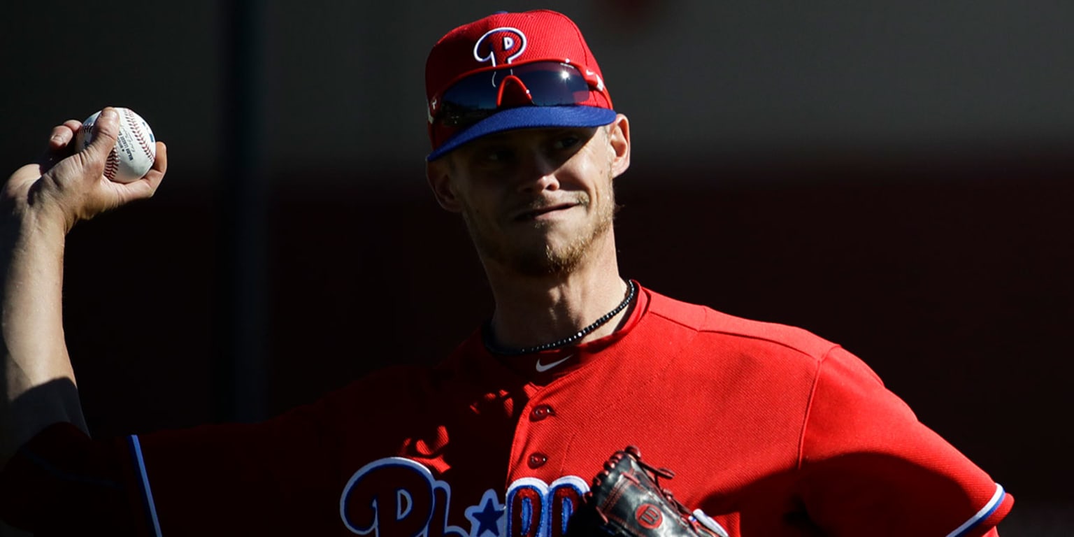 Phillies Clay Buchholz reunites with old team