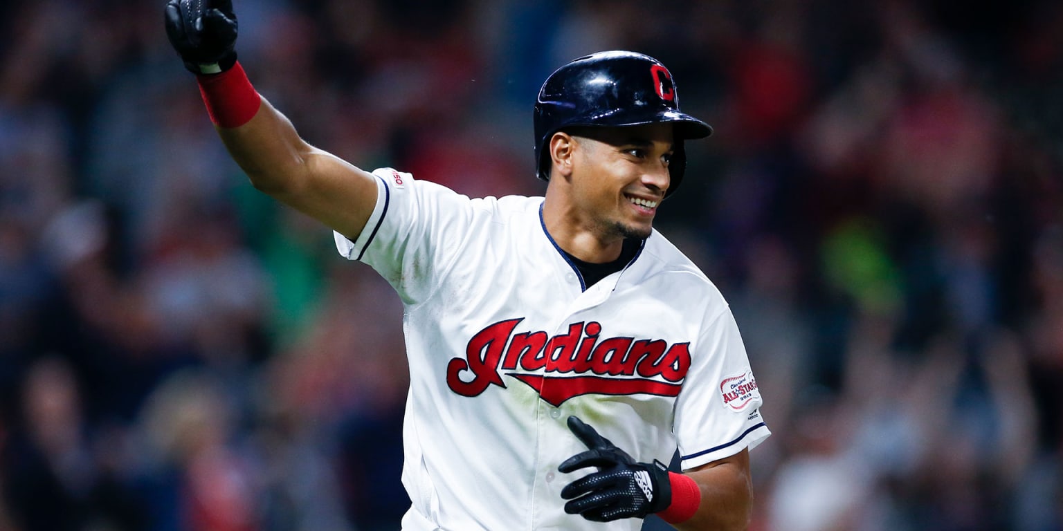 Oscar Mercado walk-off hit lifts Indians over Reds