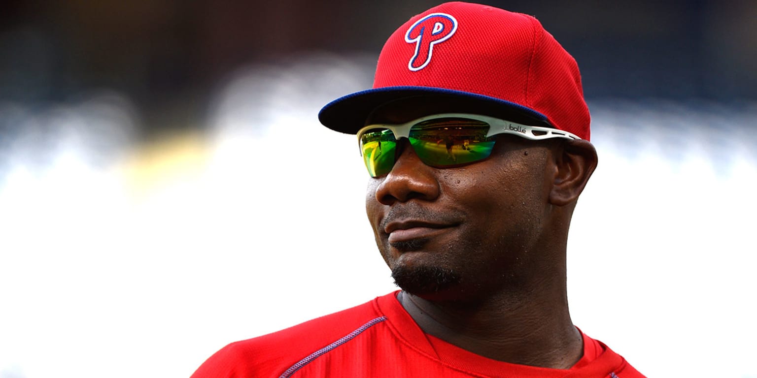 Ryan Howard avoiding distracting Phillies