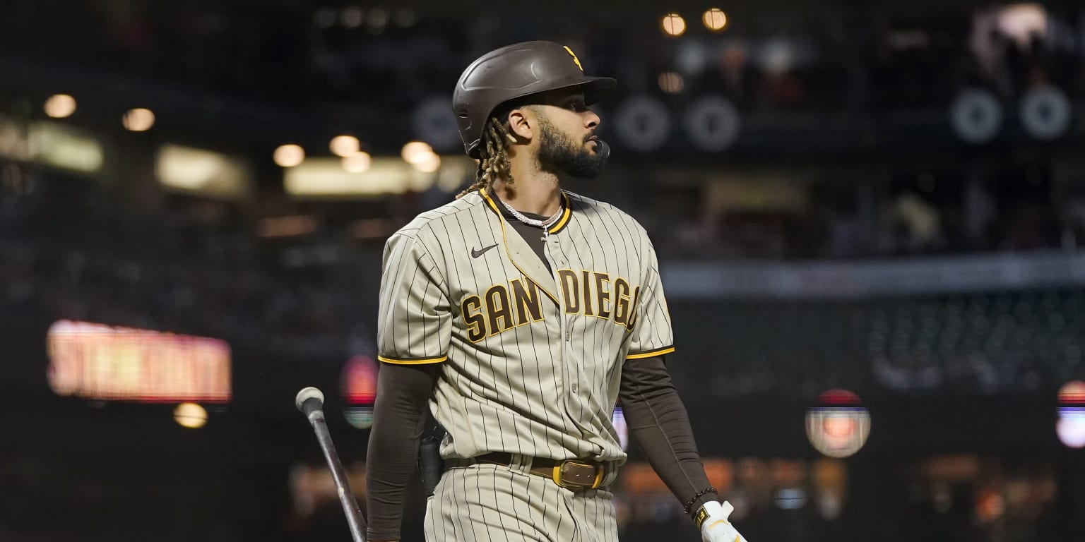 Padres shut out in opener against Giants