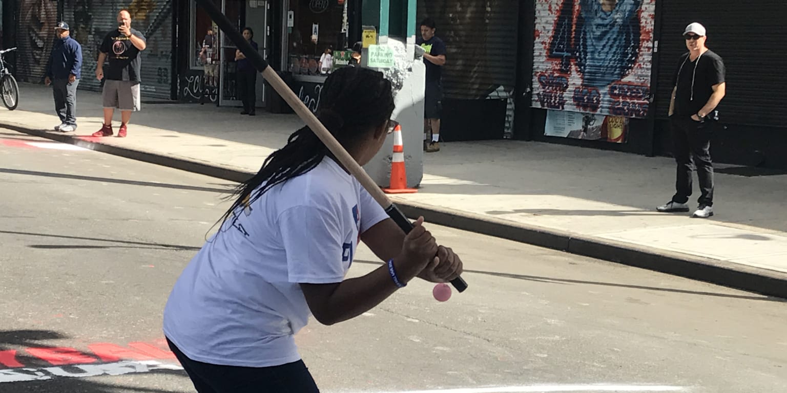 MLB, Yankees host stickball tournament