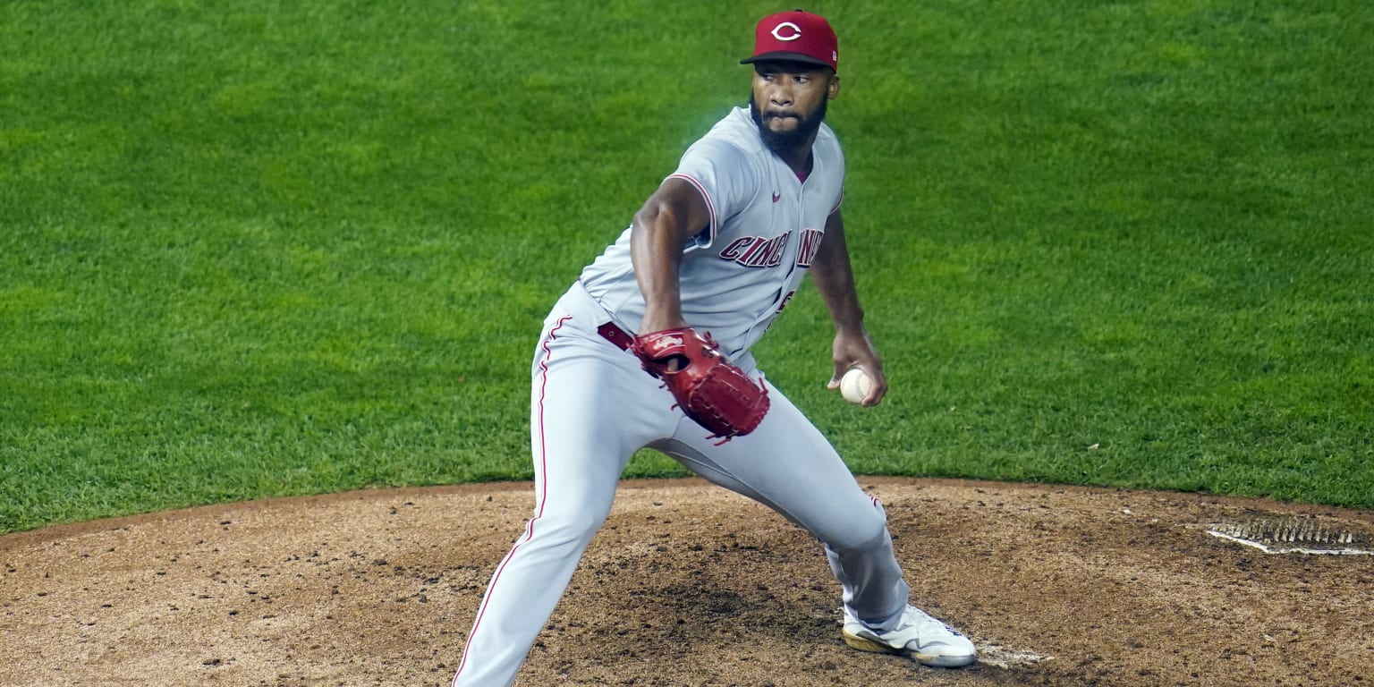 Amir Garrett takes blame for game-winning hit