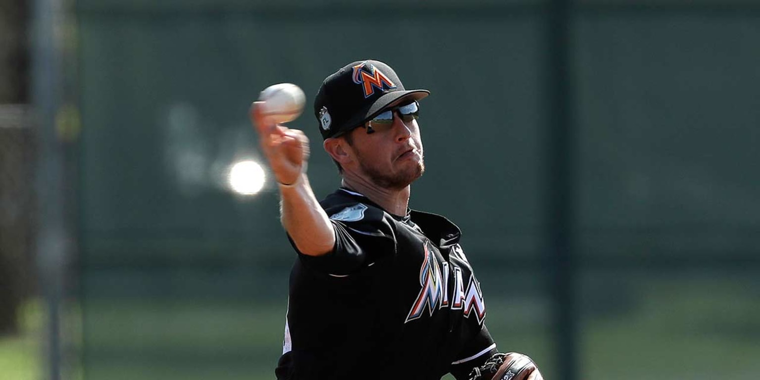 Marlins getting look at prospect J.T. Riddle