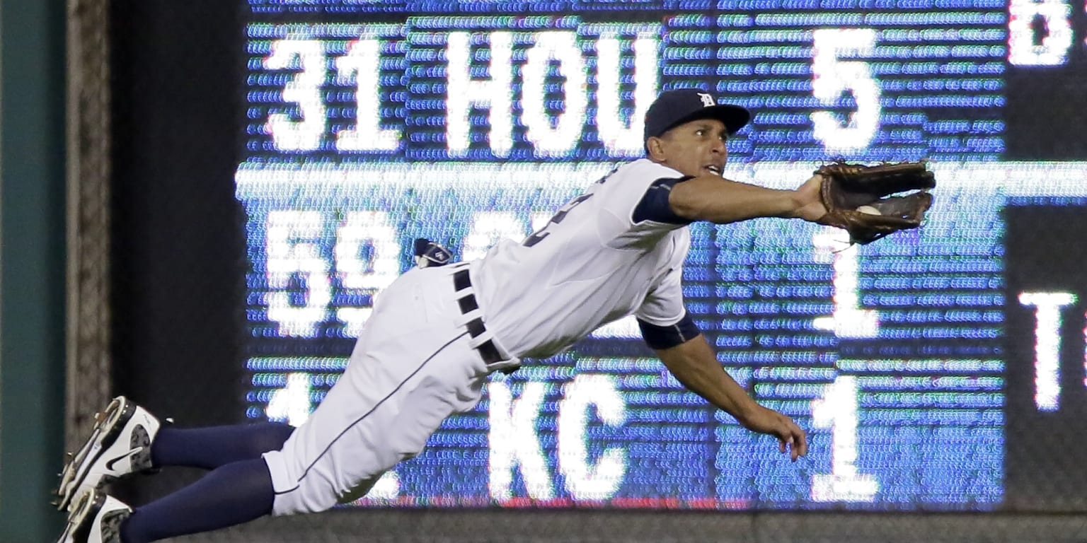 The Rangers reportedly signed the first two-way player of the offseason ...