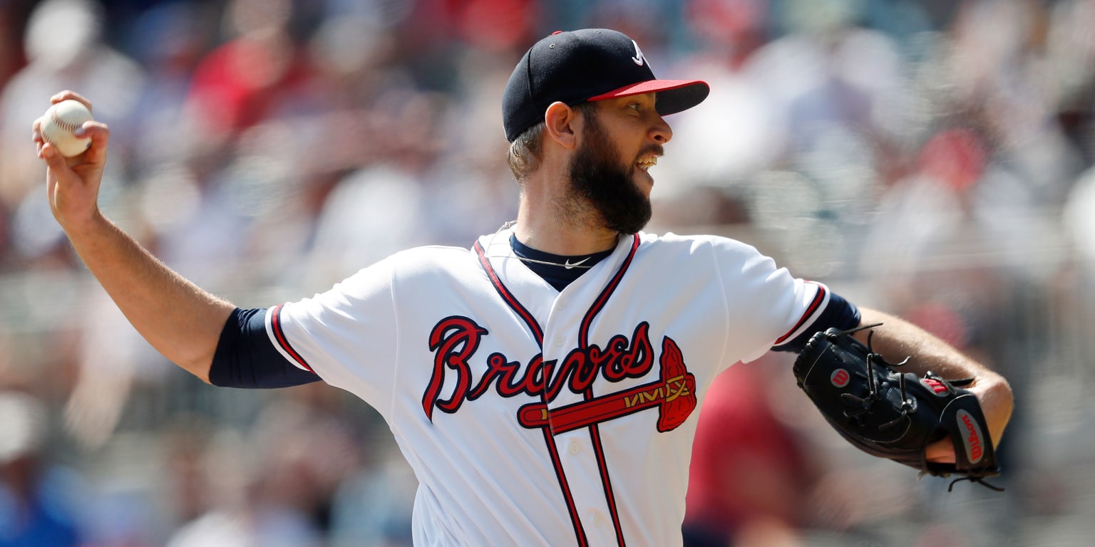 Chris Martin signs with Braves