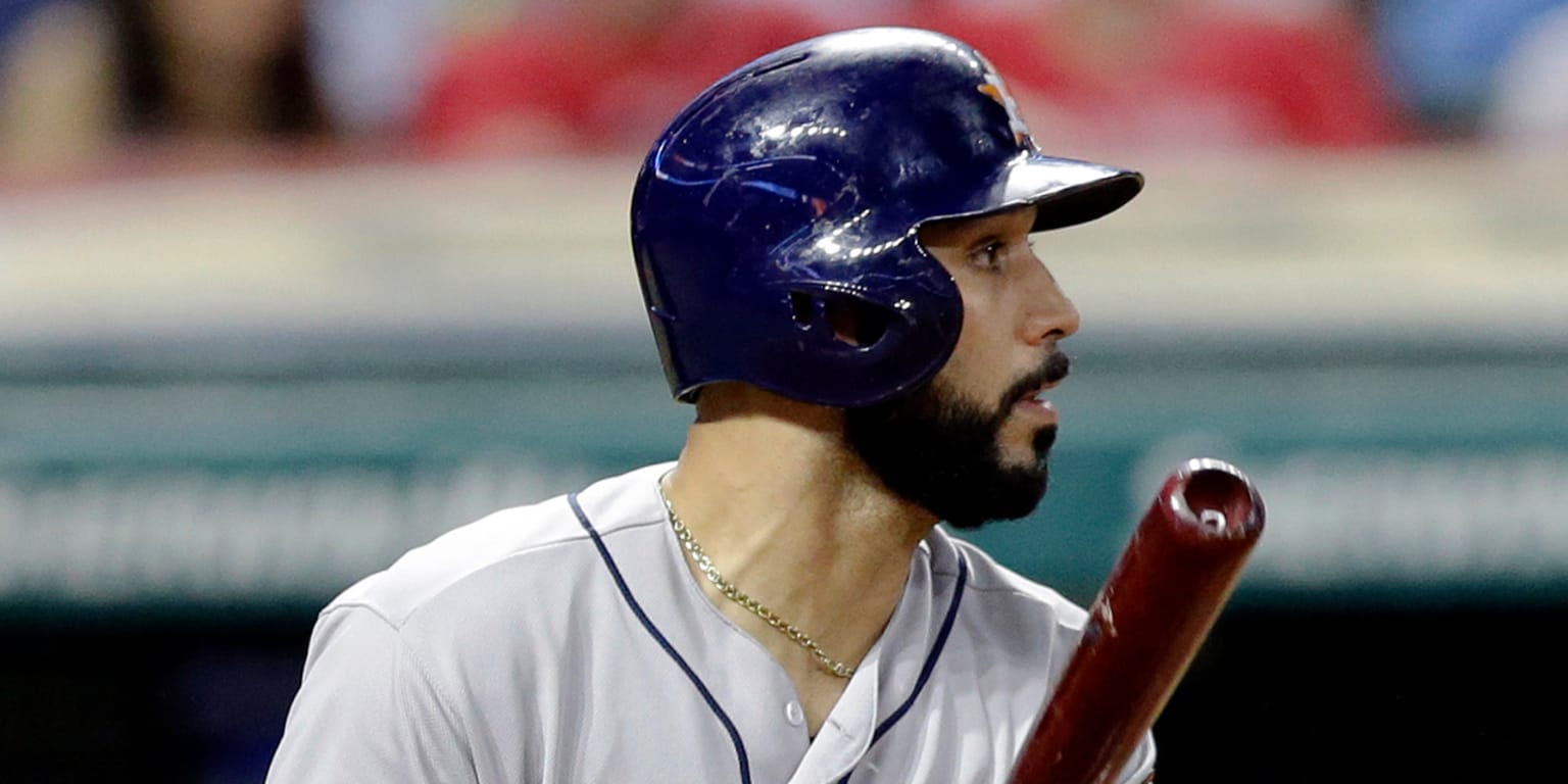 Astros' Marwin Gonzalez sits with sore foot