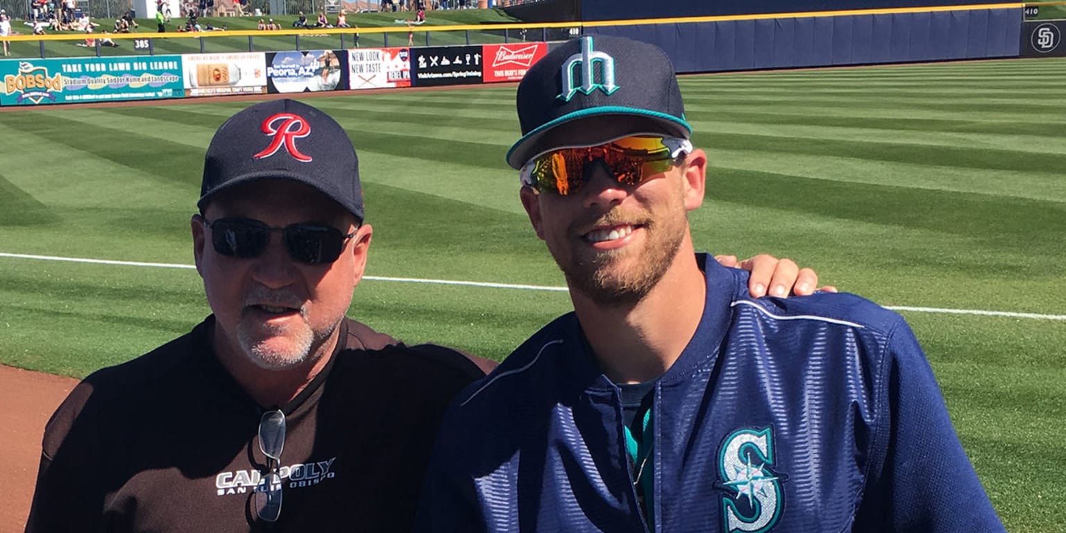 Tyler Smith shares love of baseball with dad