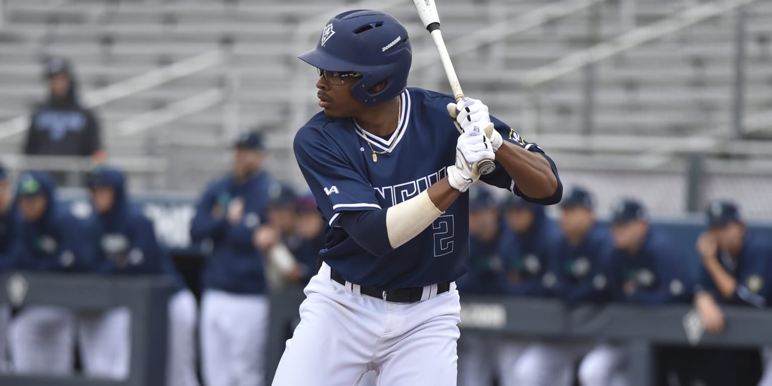 Greg Jones signs with Rays