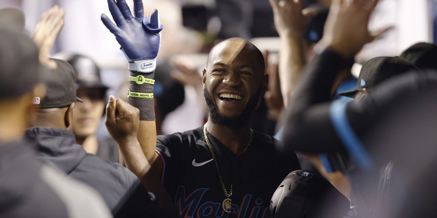 Marlins score 11 runs in the second inning vs. Cubs