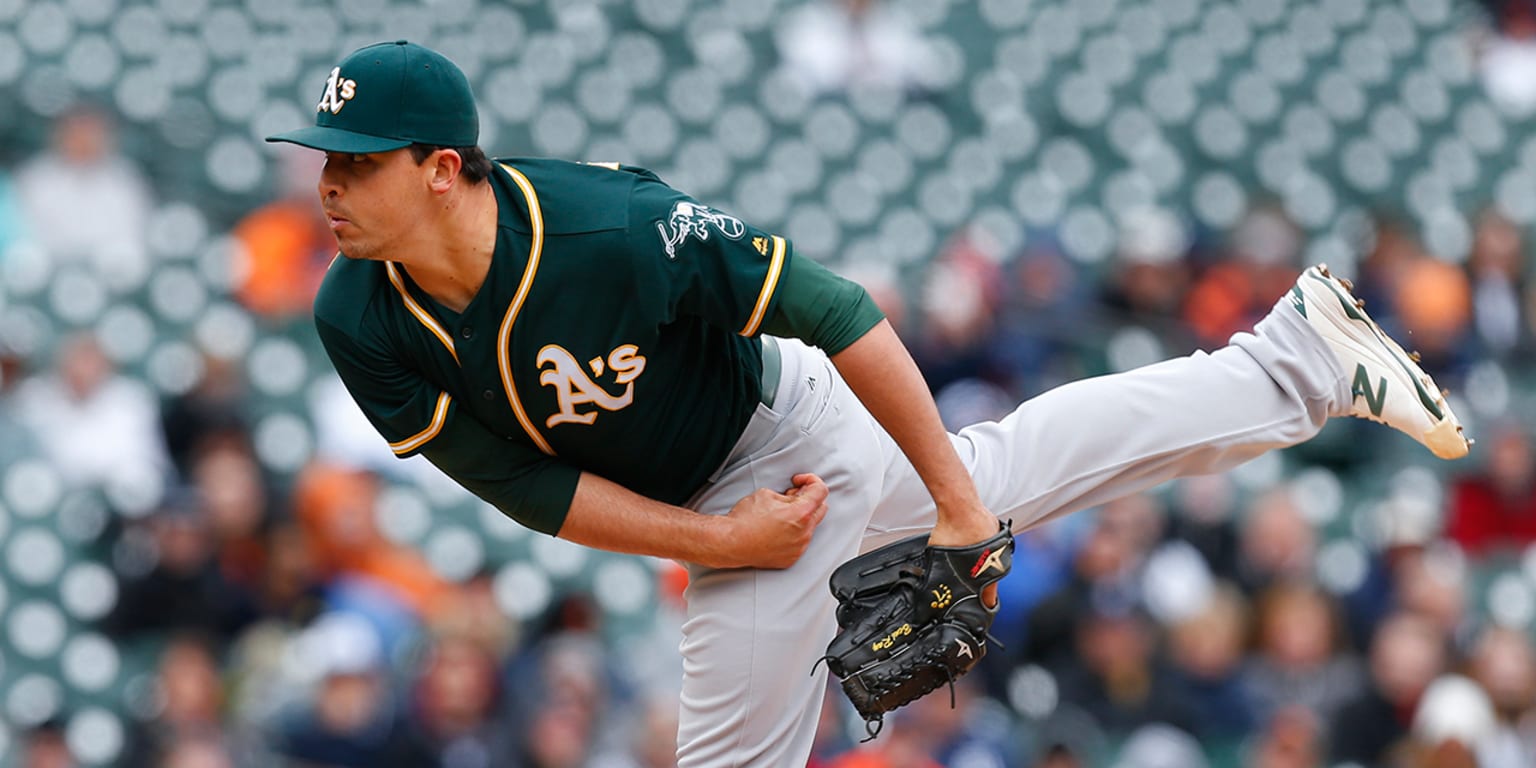 A's Rodriguez undergoes shoulder surgery