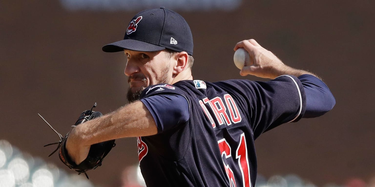 Los Indios le otorgan contrato de dos años a Dan Otero