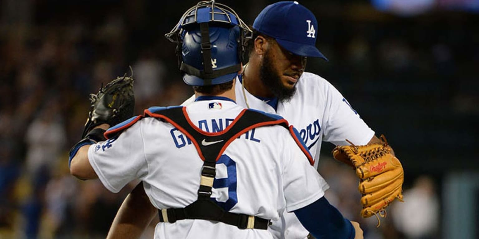 Dodgers get many contributions in comeback win