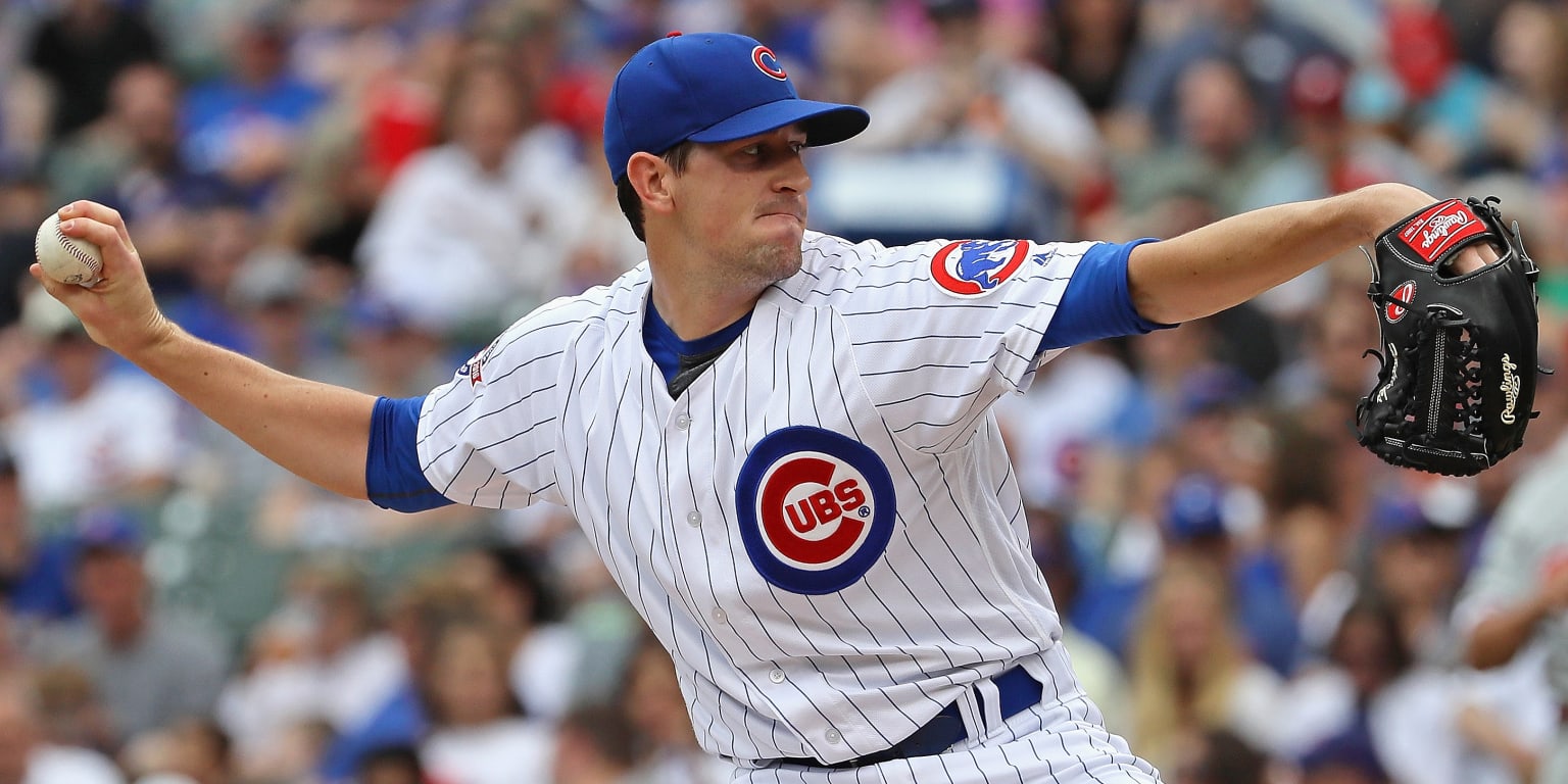 Pitcher Kyle Hendricks leads Cubs over Phils
