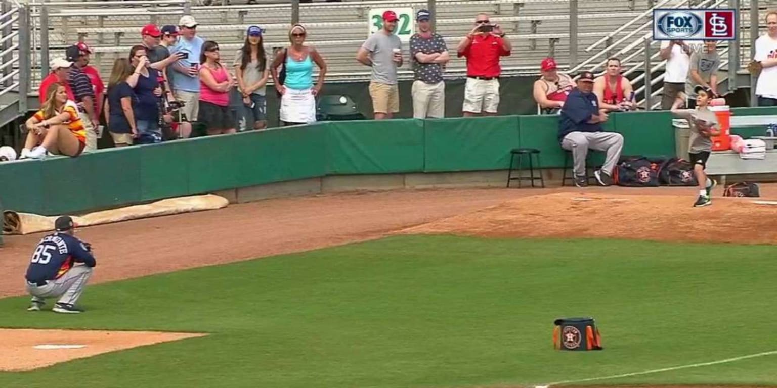 This young fan lived a dream and got to throw pitches from the Astros ...