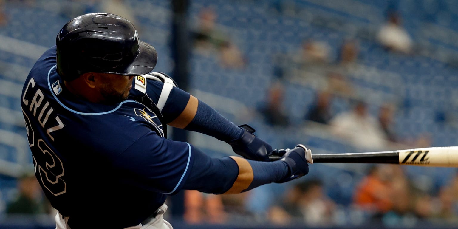 Nelson Cruz has go-ahead hit in win vs. Phillies