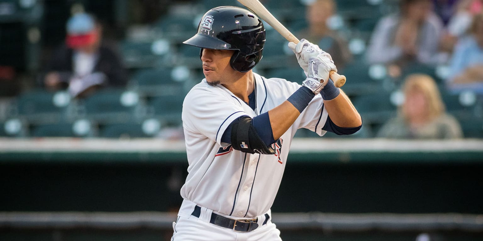 Brewers add veteran speedster Quintin Berry