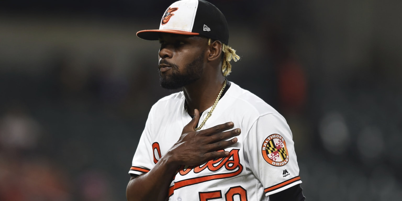 Miguel Castro talks pregame catch with fans