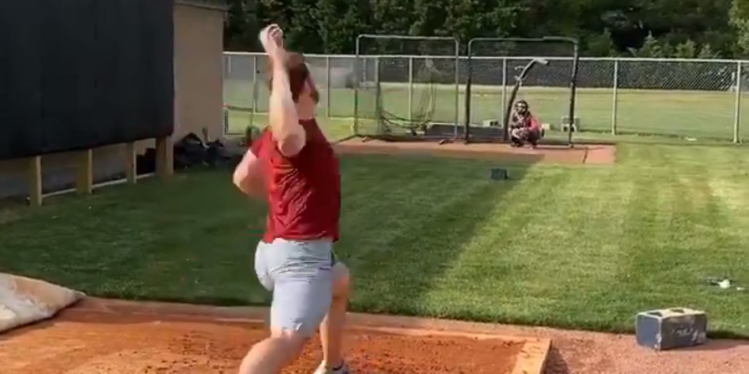 David Hess utilizing technology during workouts