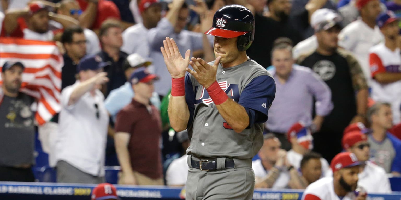 Dropped fly ball lets US take lead on DR