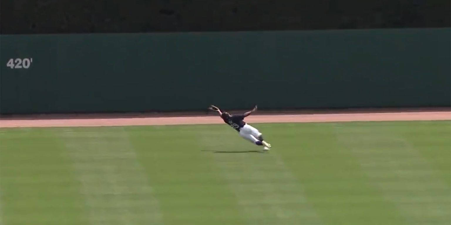 Derek Hill makes barehand catch in Summer Camp