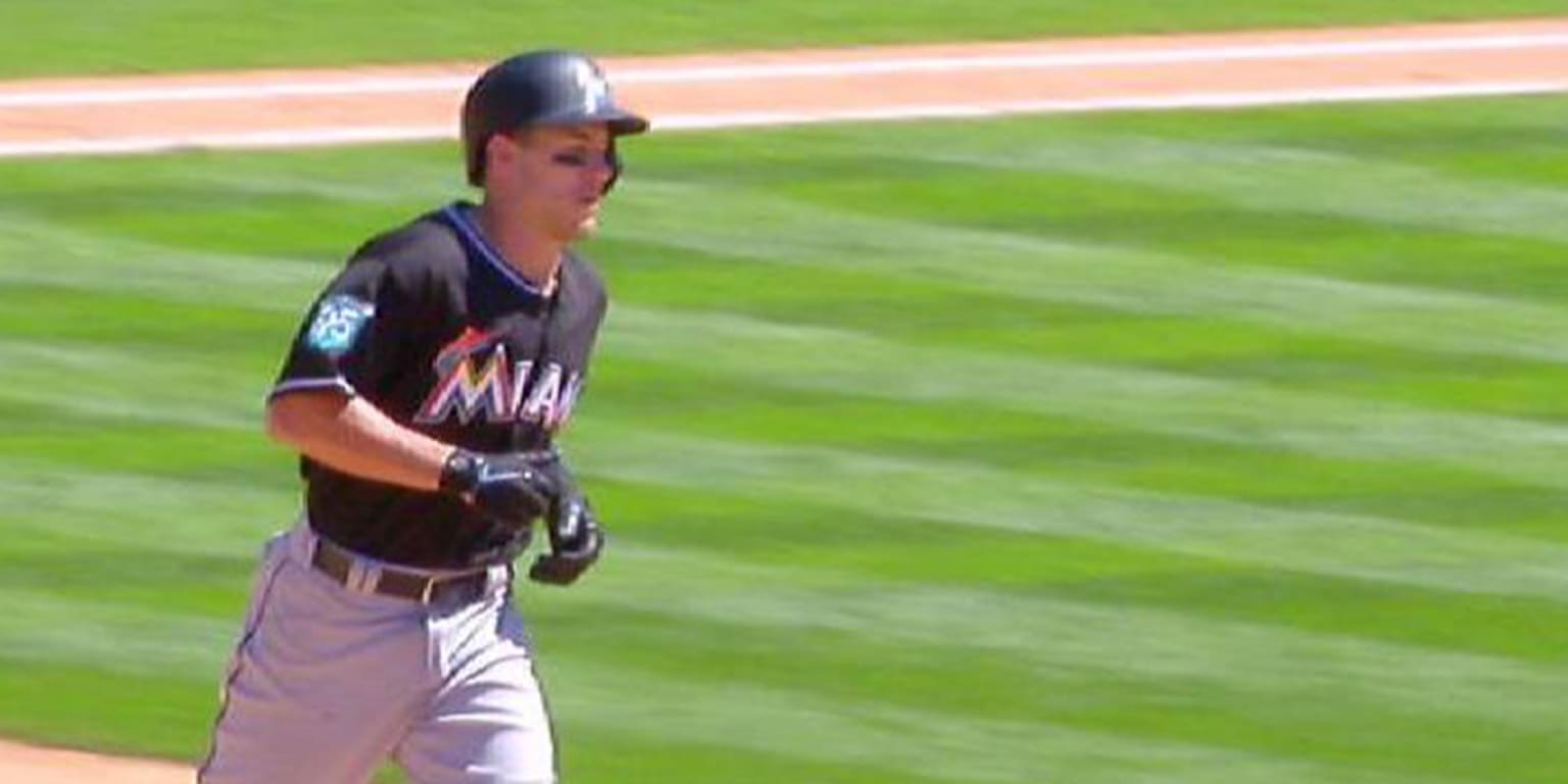 Grand slam de Realmuto selló triunfo de Marlins en las montañas