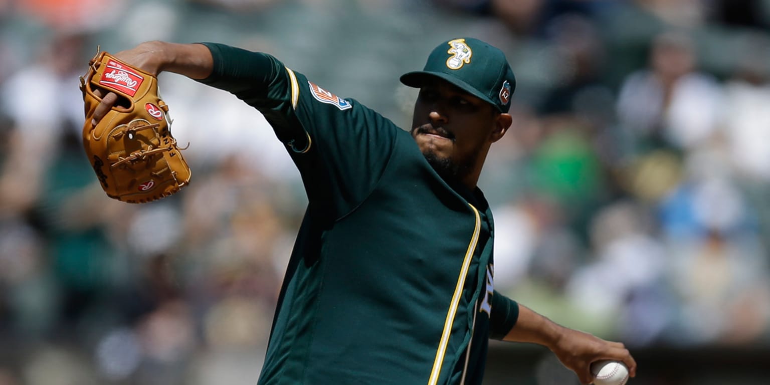 A's Felix Doubront exits with tight forearm