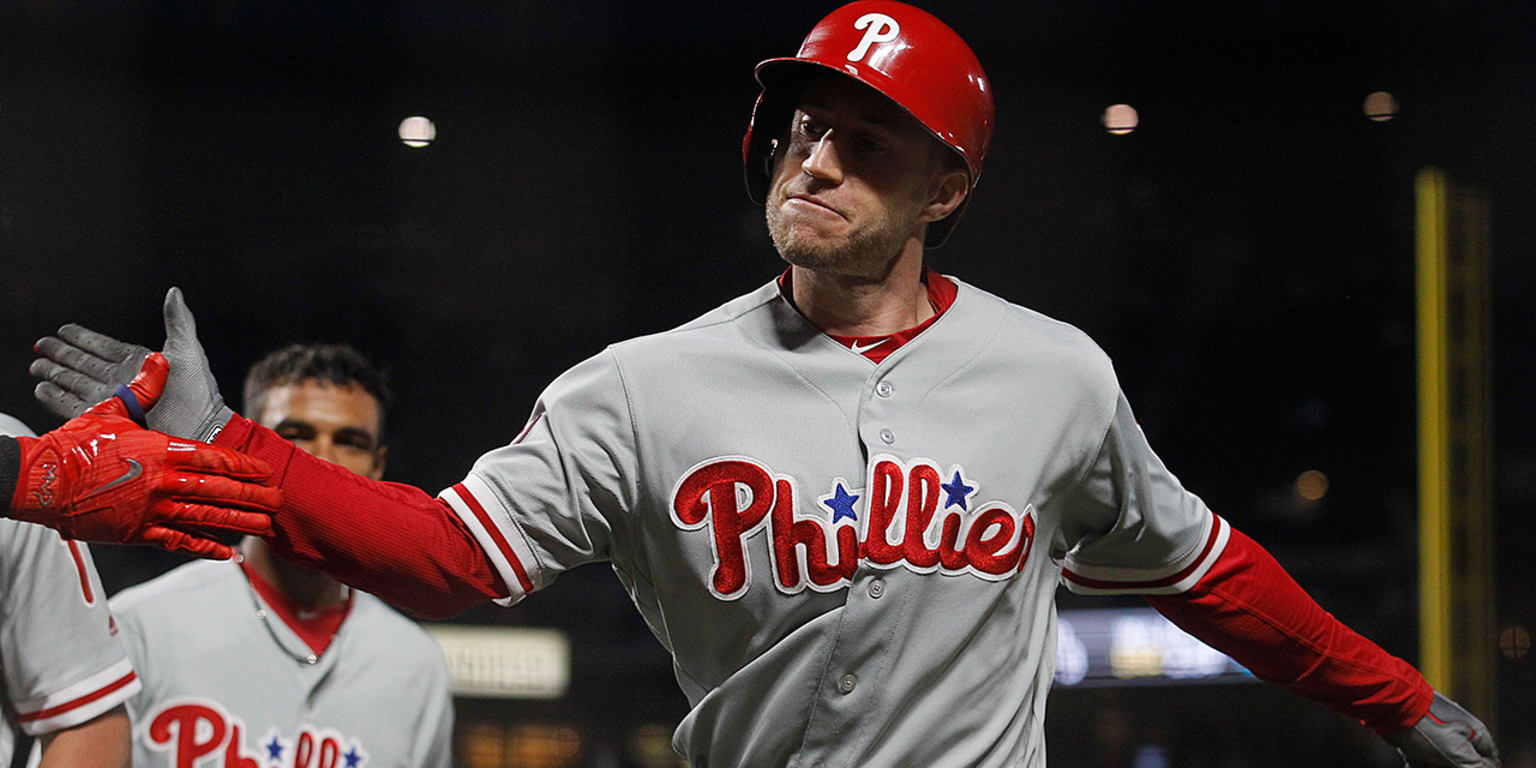 Phillies beat Giants as Kelly hits grand slam