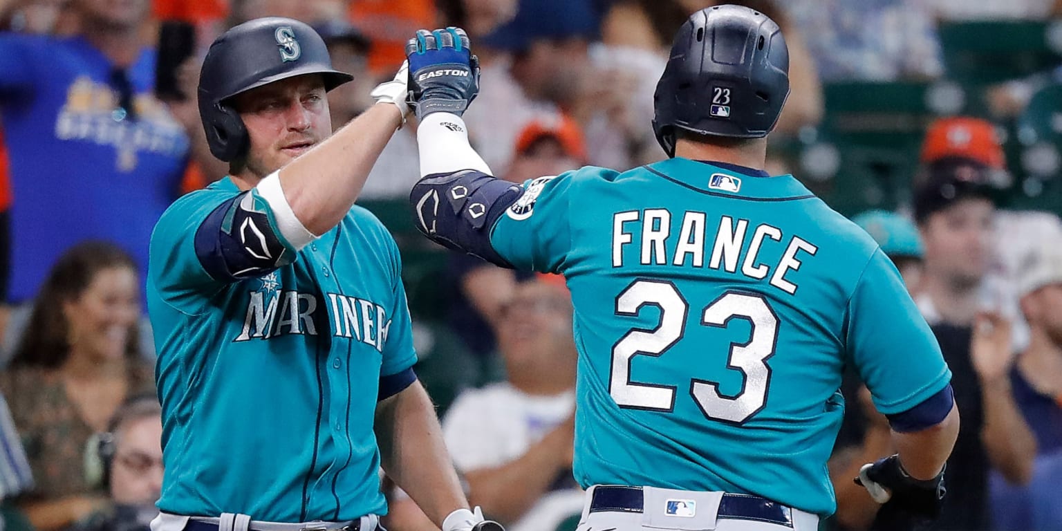 Mariners win finale vs. Astros in extras