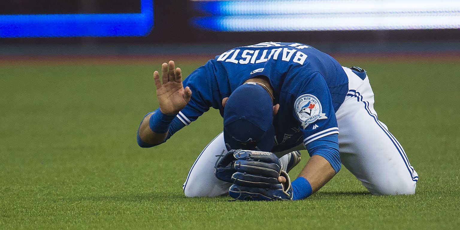 Blue Jays Jose Bautista on DL with knee injury